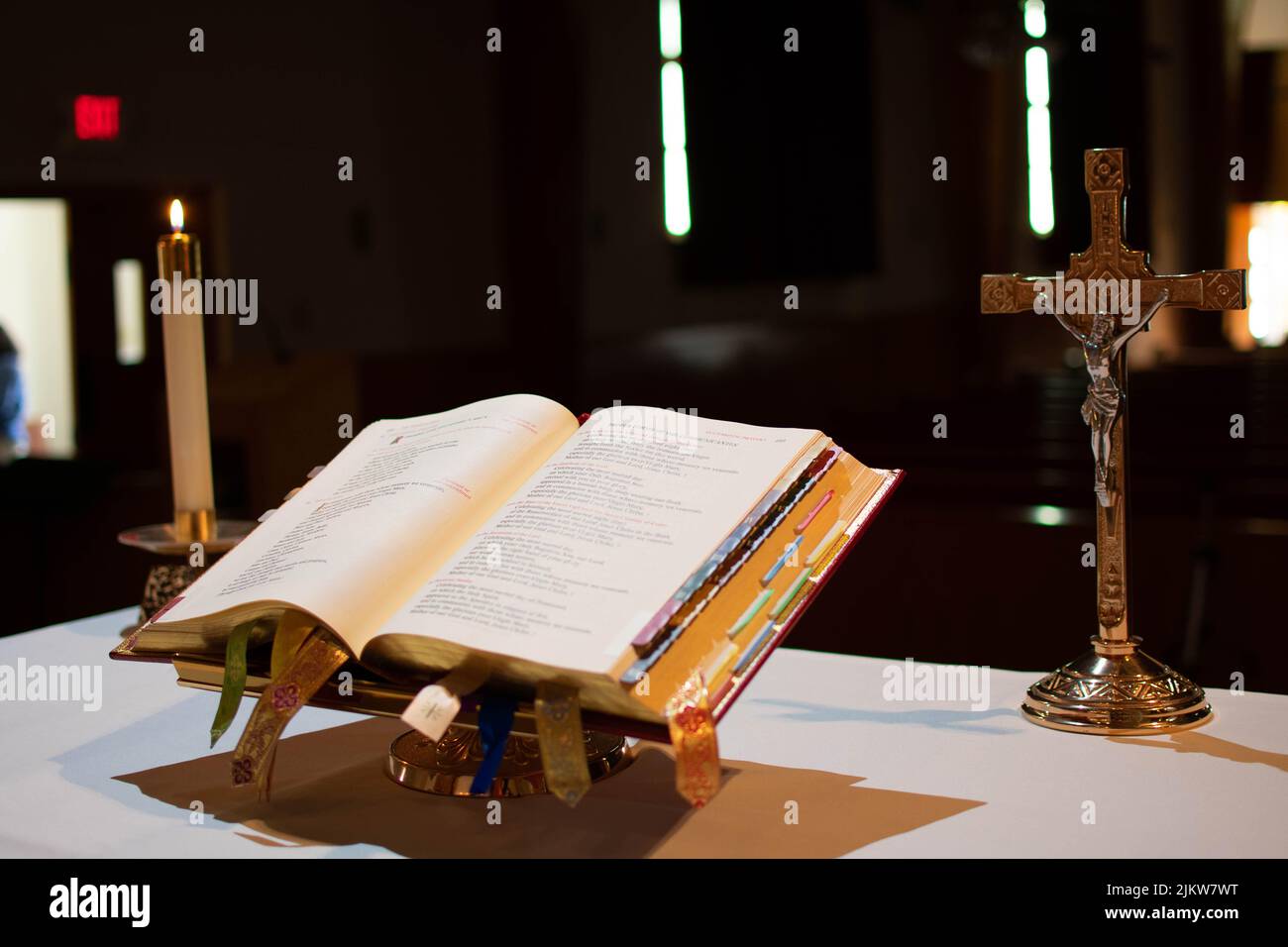 Holy Altar, Roman Missal, Church Stock Photo - Alamy