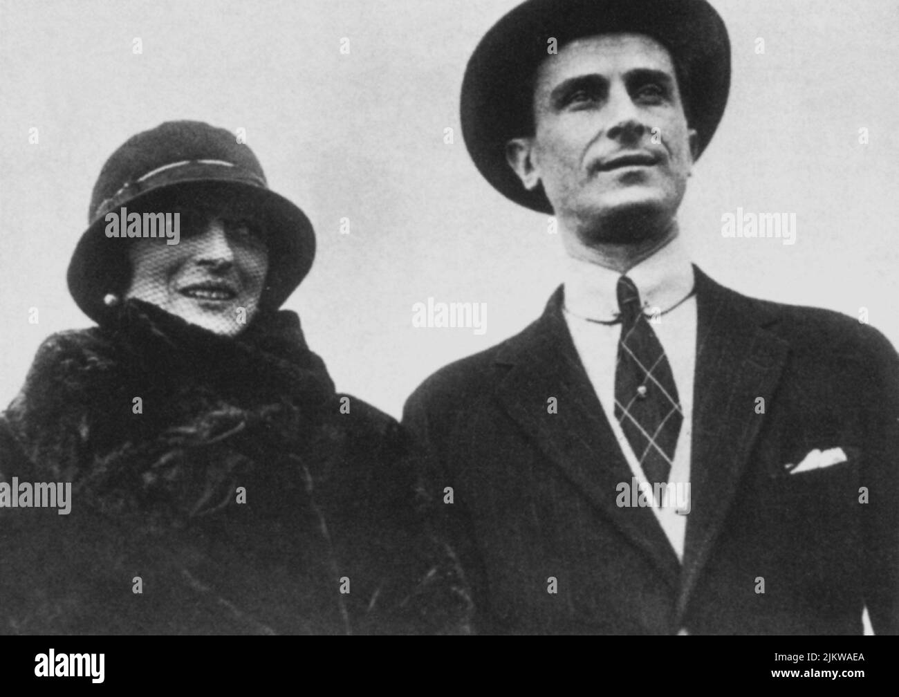 1923 : The russian prince FELIX YOUSSOUPOV (1887 - 1967 ) with wife ...