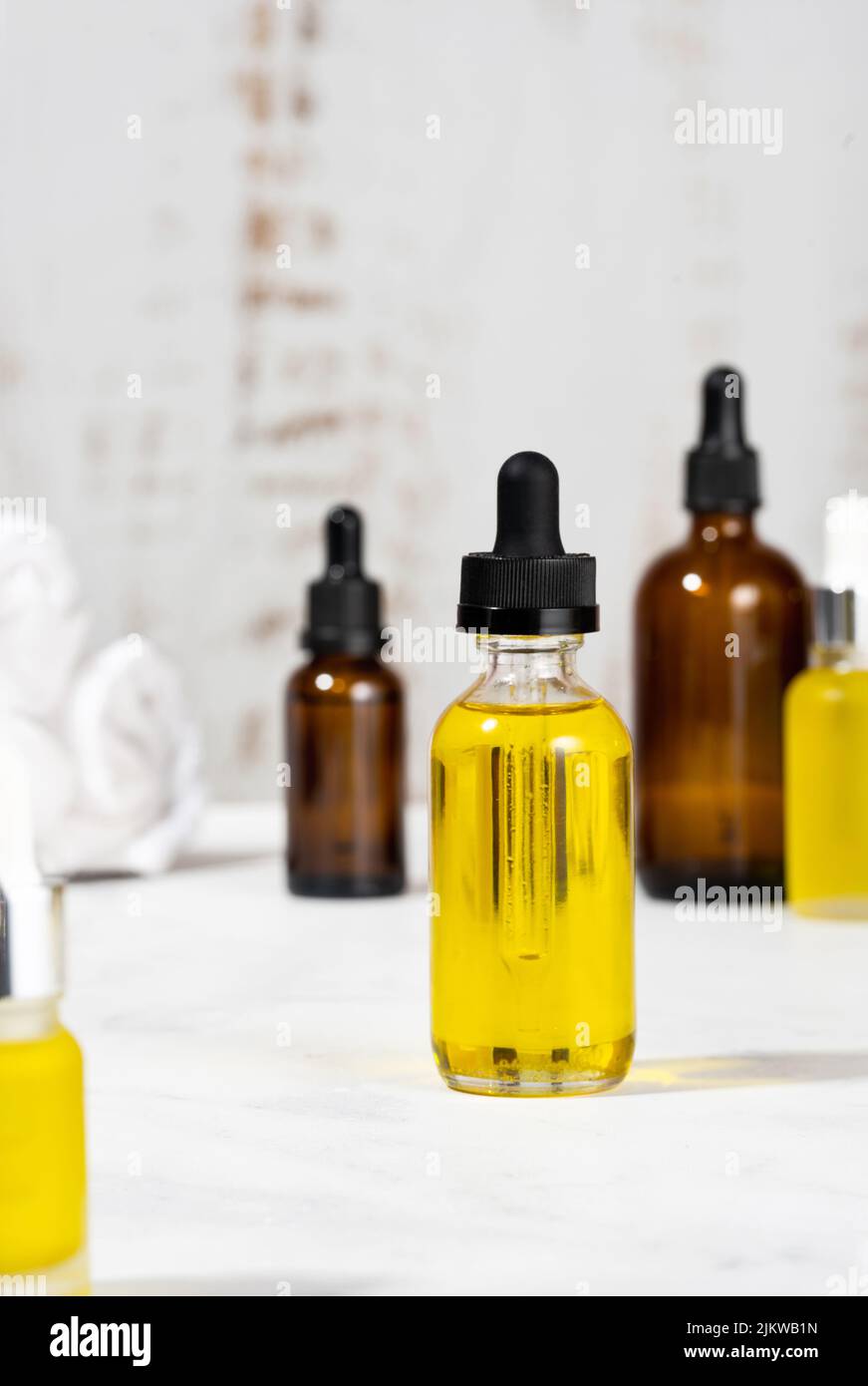 Glowing vials bottles liquid hi-res stock photography and images - Alamy