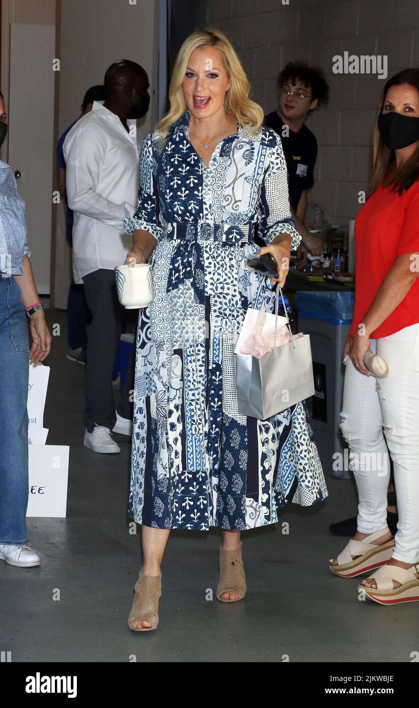 Celebrities At Live With Kelly And Ryan -PICTURED: Ali Wentworth ...
