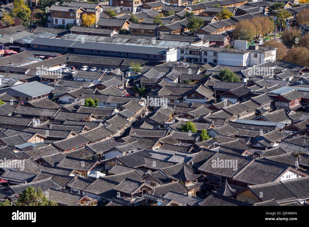 An aerial view of the old town of Lijiang Stock Photo - Alamy