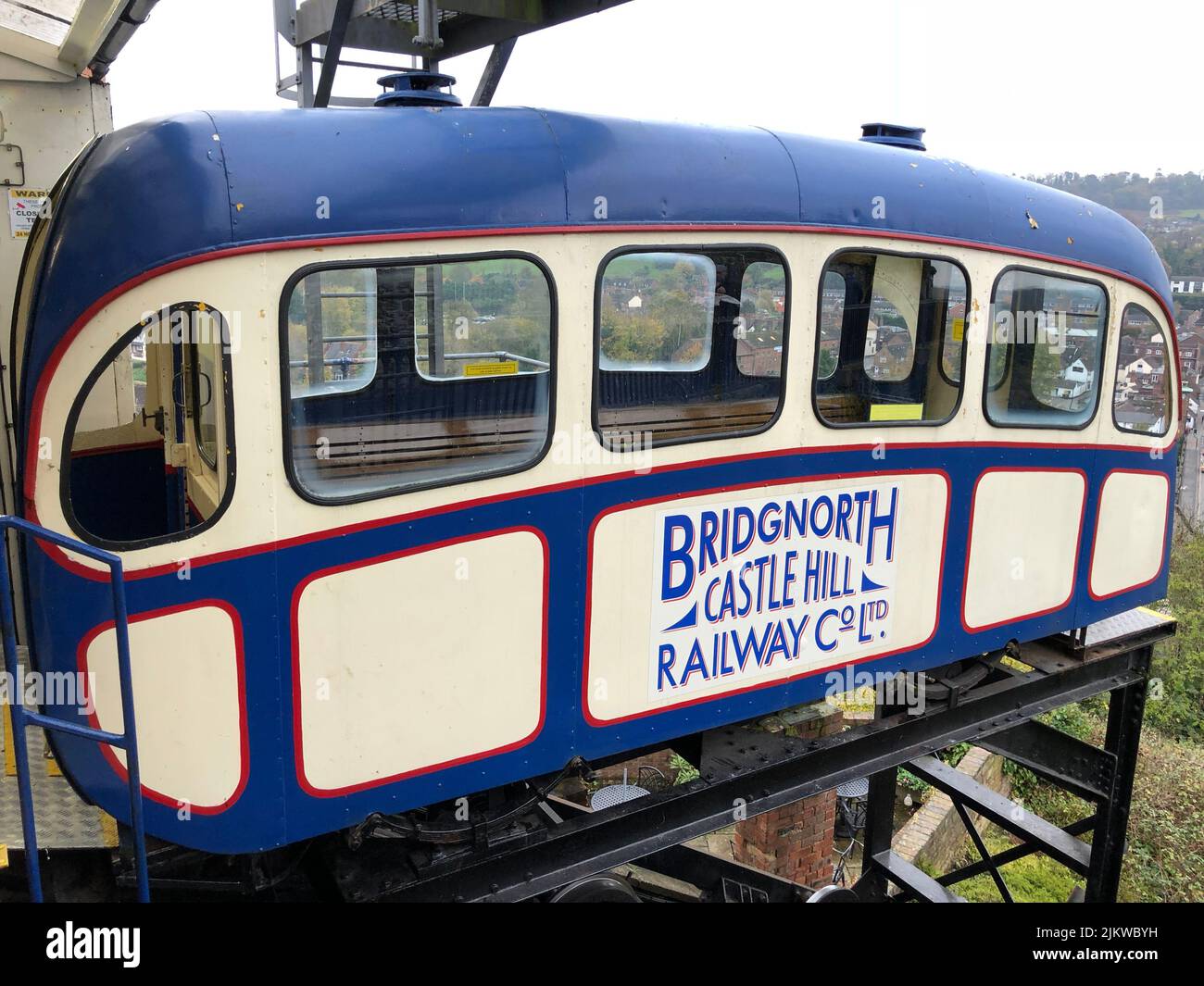 Bridgnorth cliff railway top station hi-res stock photography and ...