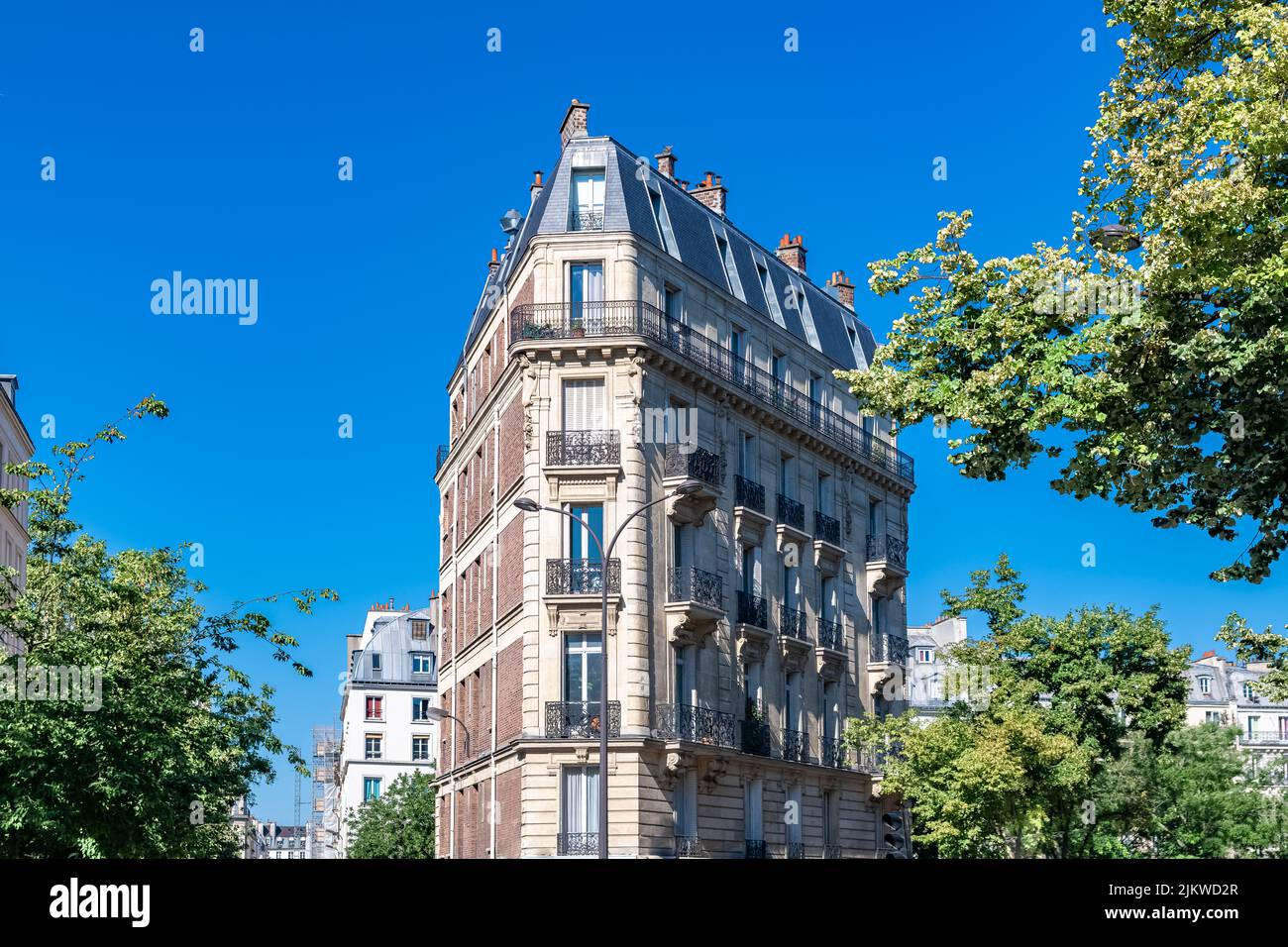 Paris, beautiful building, avenue de la Republique in the 11e district Stock Photo - Alamy