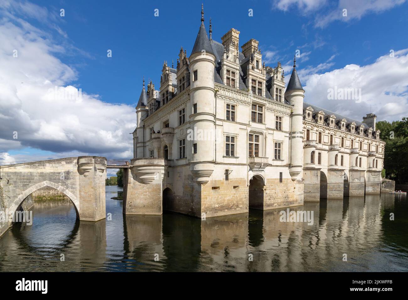 A beautiful shot of the Chateau de Chenonceau in France Stock Photo - Alamy