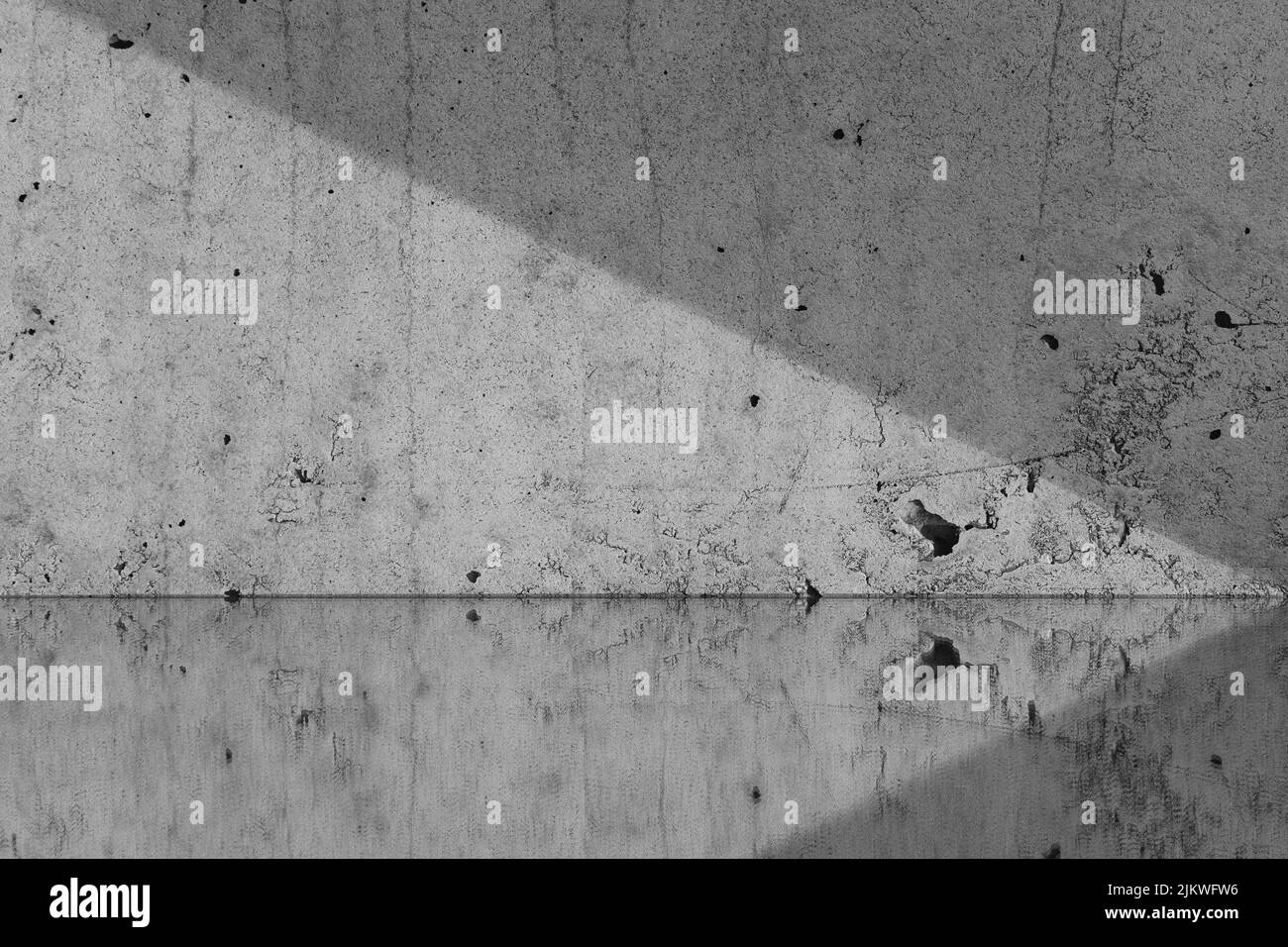 Mirror reflection background hi-res stock photography and images - Alamy