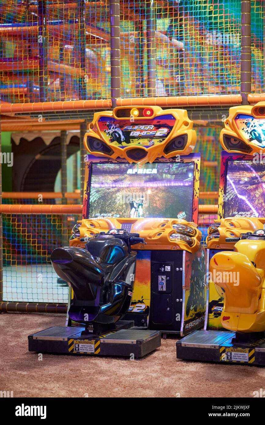 Video game machines hi-res stock photography and images - Alamy