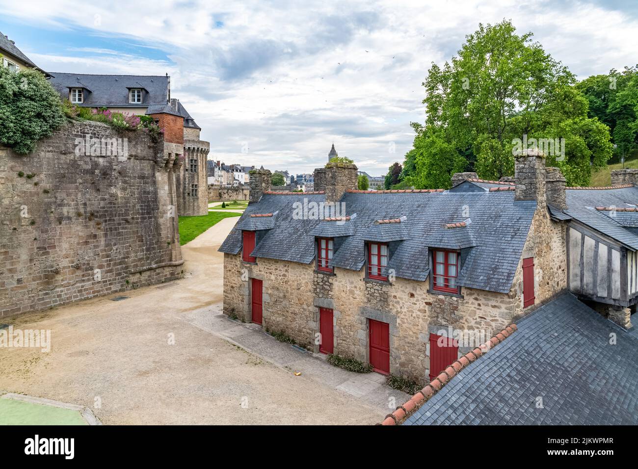 Vannes, old wash house in the ramparts garden, in the center Stock ...