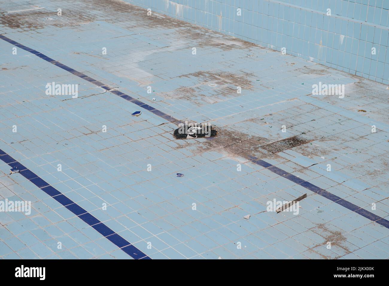 Ground of a swimming pool hi-res stock photography and images - Alamy