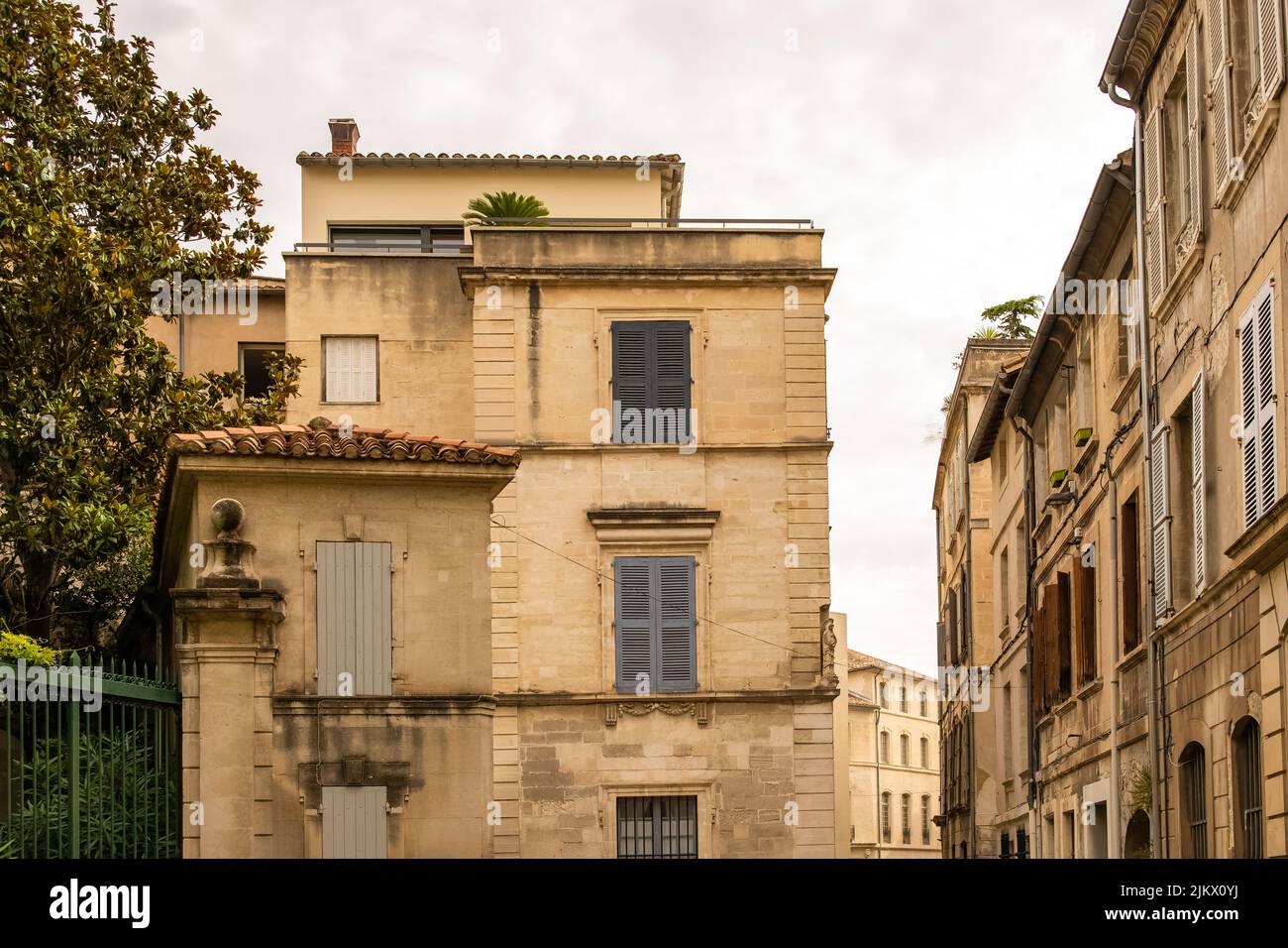 Avignon, typical house, colorful building Stock Photo - Alamy