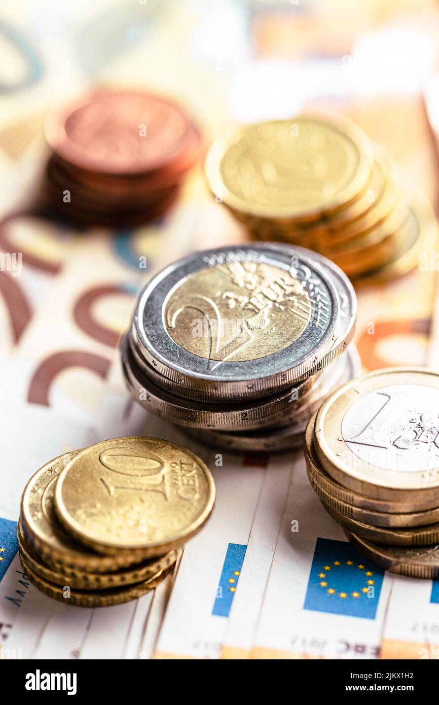 Euro coin on note hi-res stock photography and images - Alamy