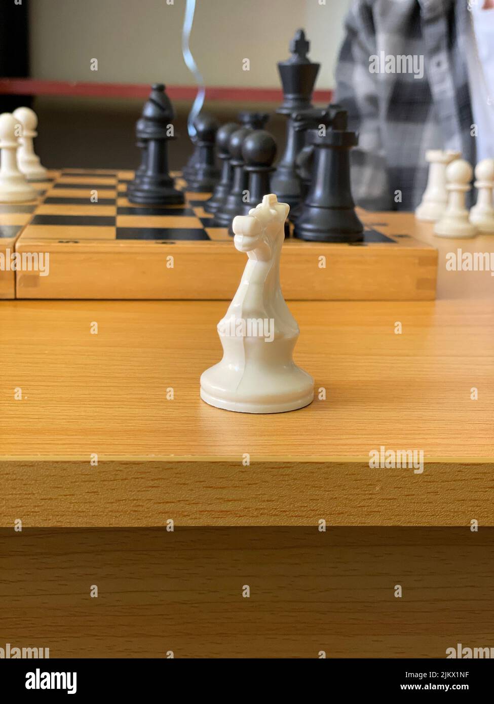 White knight chess piece hi-res stock photography and images - Alamy