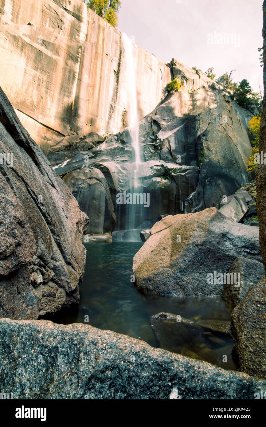 Vertical view valley mountain hi-res stock photography and images - Alamy