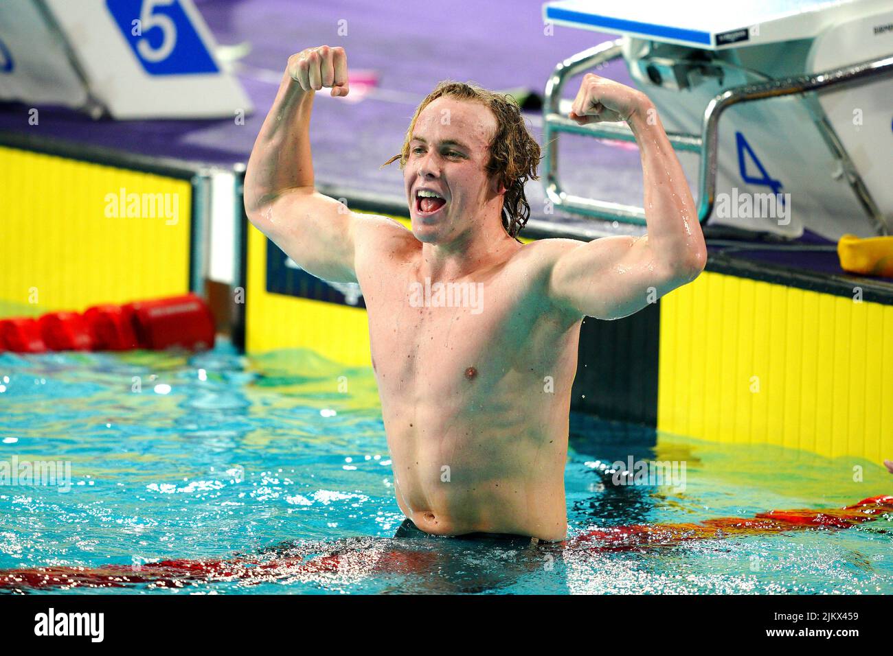 Australia's Sam Short celebrates winning gold in the Men's 1500m ...