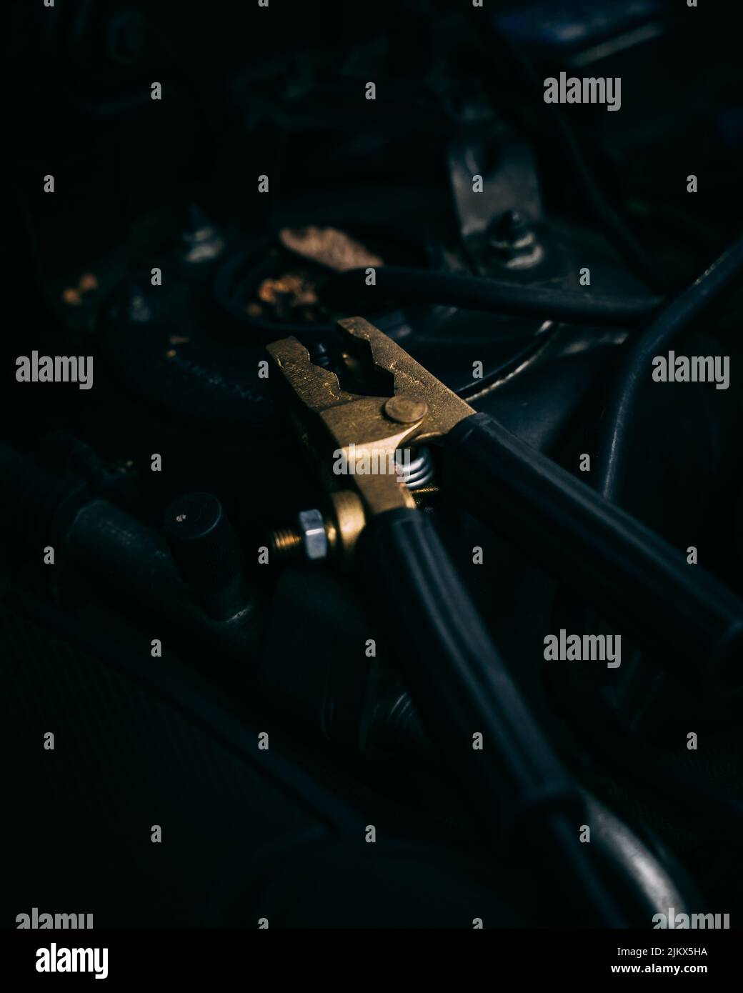 Gold terminals hi-res stock photography and images - Alamy