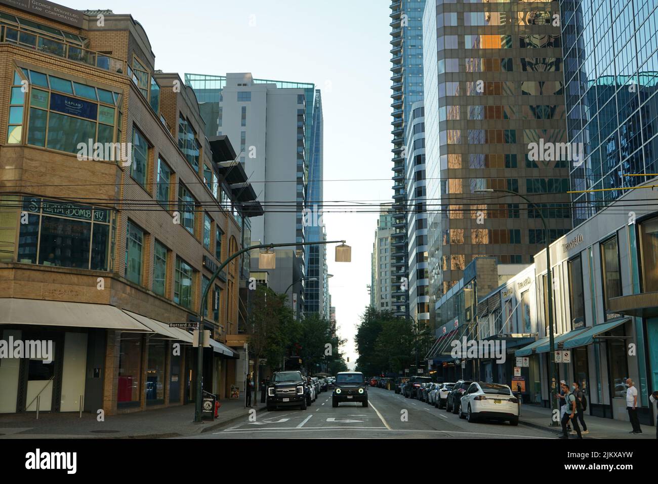 Vancouver downtown busy street hi-res stock photography and images - Alamy