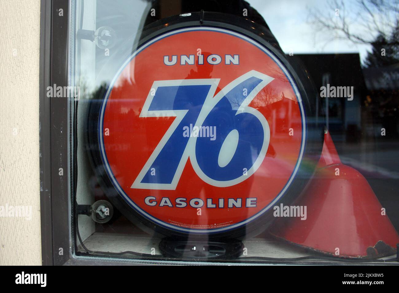 Union 76 gasoline sign hi-res stock photography and images - Alamy