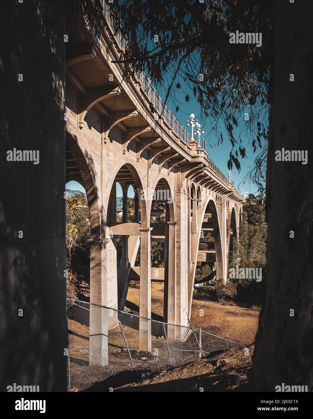 A Pasadena Colorado bridge in Los Angeles Stock Photo - Alamy