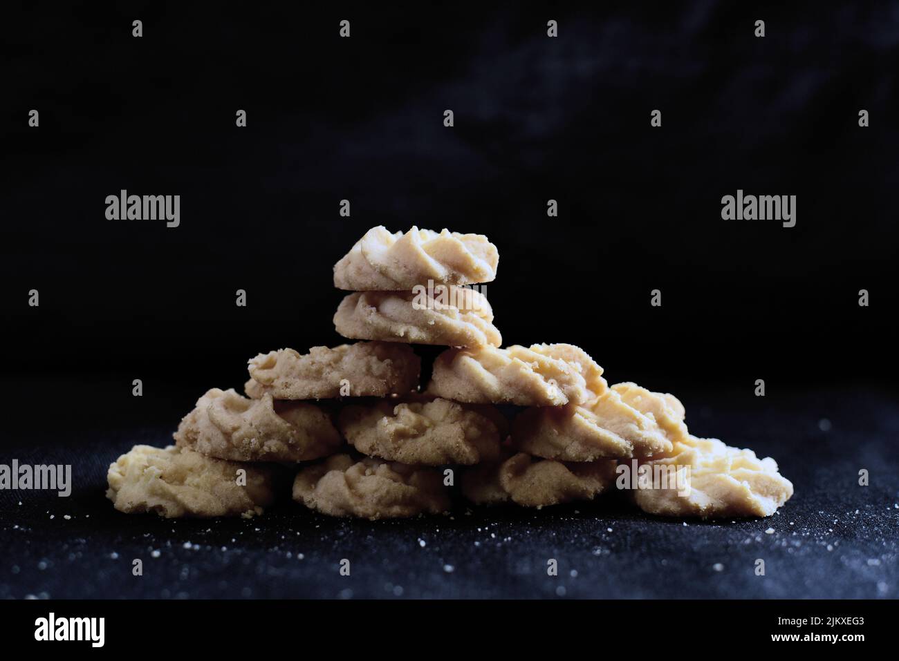Arranged in a pyramid hi-res stock photography and images - Alamy