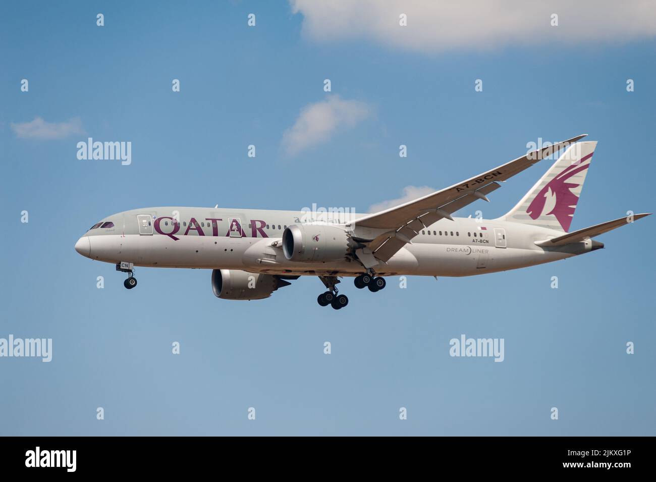 31.07.2022, Berlin, Germany, Europe - Qatar Airways Boeing 787-8 ...