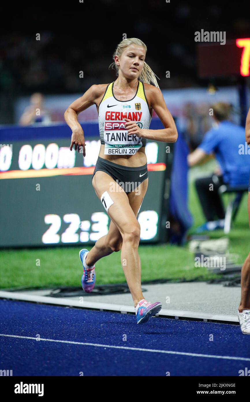 Natalie tanner hi-res stock photography and images - Alamy