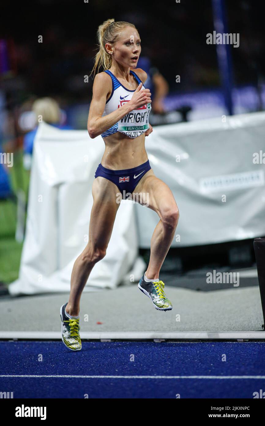 Alice Wright participating in the 10.000 meters at the European Athletics Championships in ...