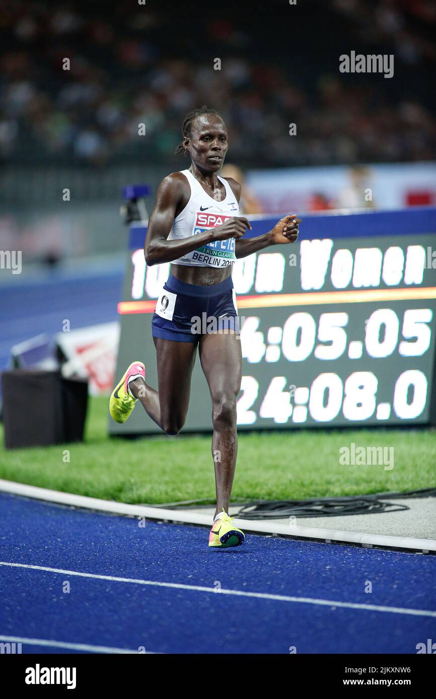 Lonah Chemtai Salpeter participating in the 10.000 meters at the ...