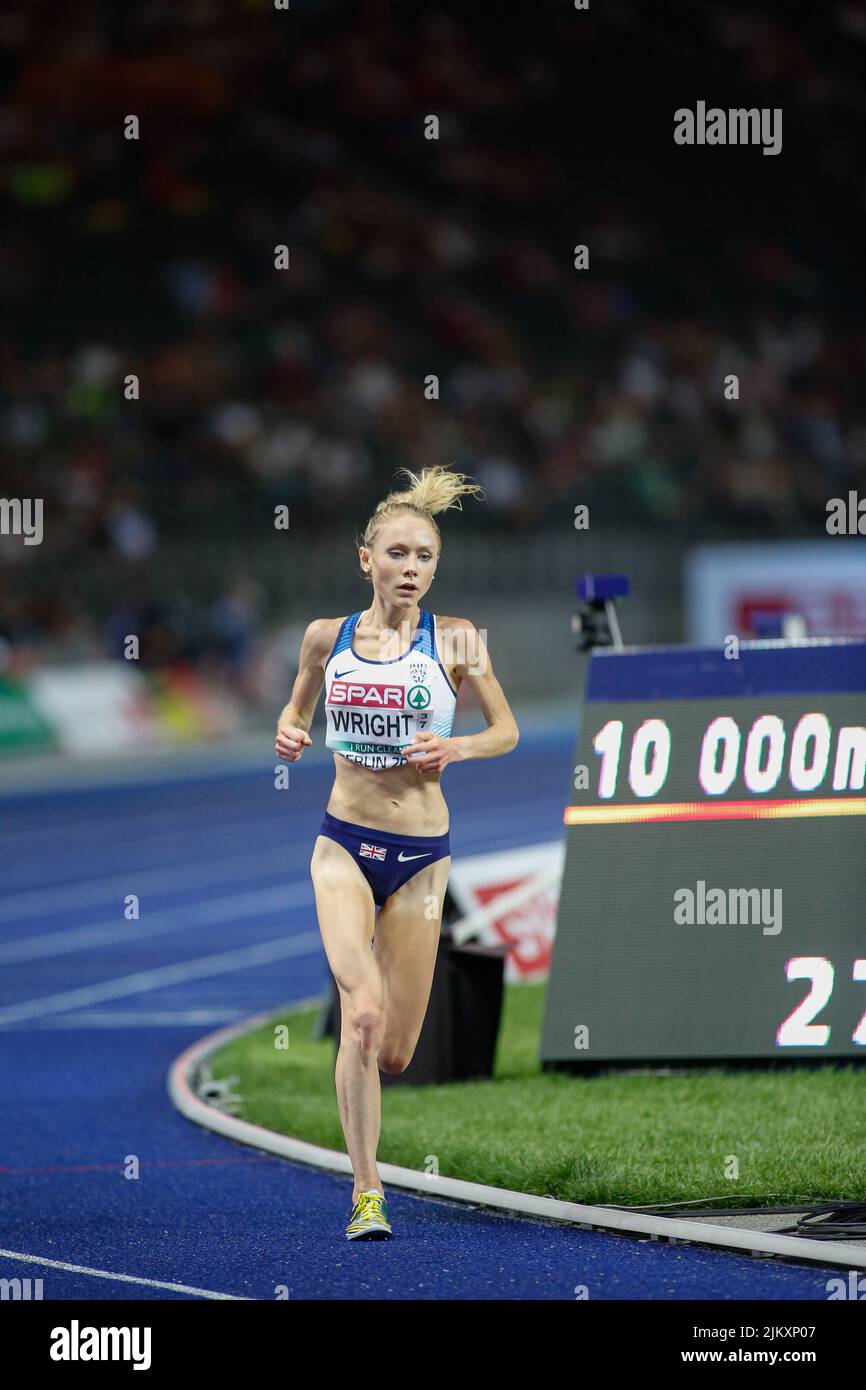 Alice Wright participating in the 10.000 meters at the European ...