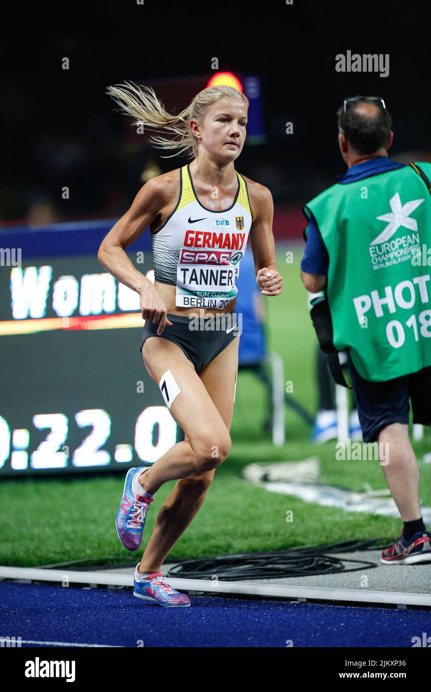 Natalie tanner hi-res stock photography and images - Alamy