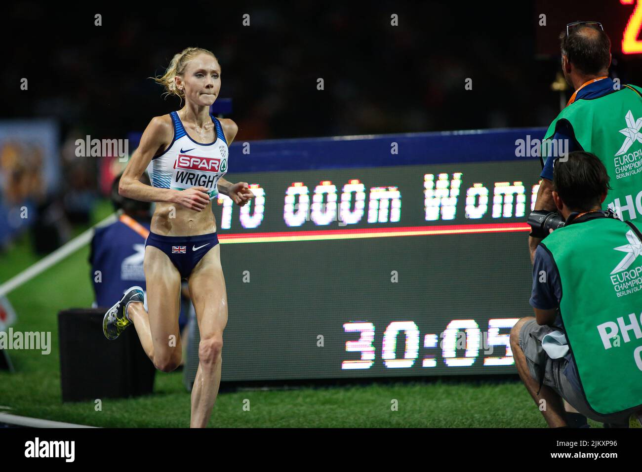 Alice Wright participating in the 10.000 meters at the European ...
