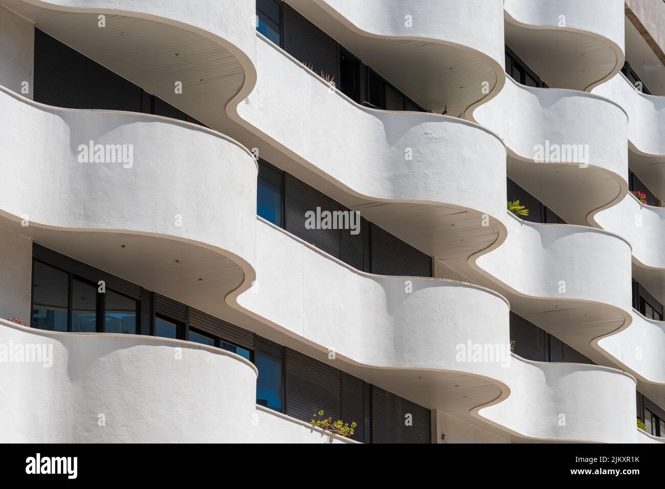 White modern building hi-res stock photography and images - Alamy