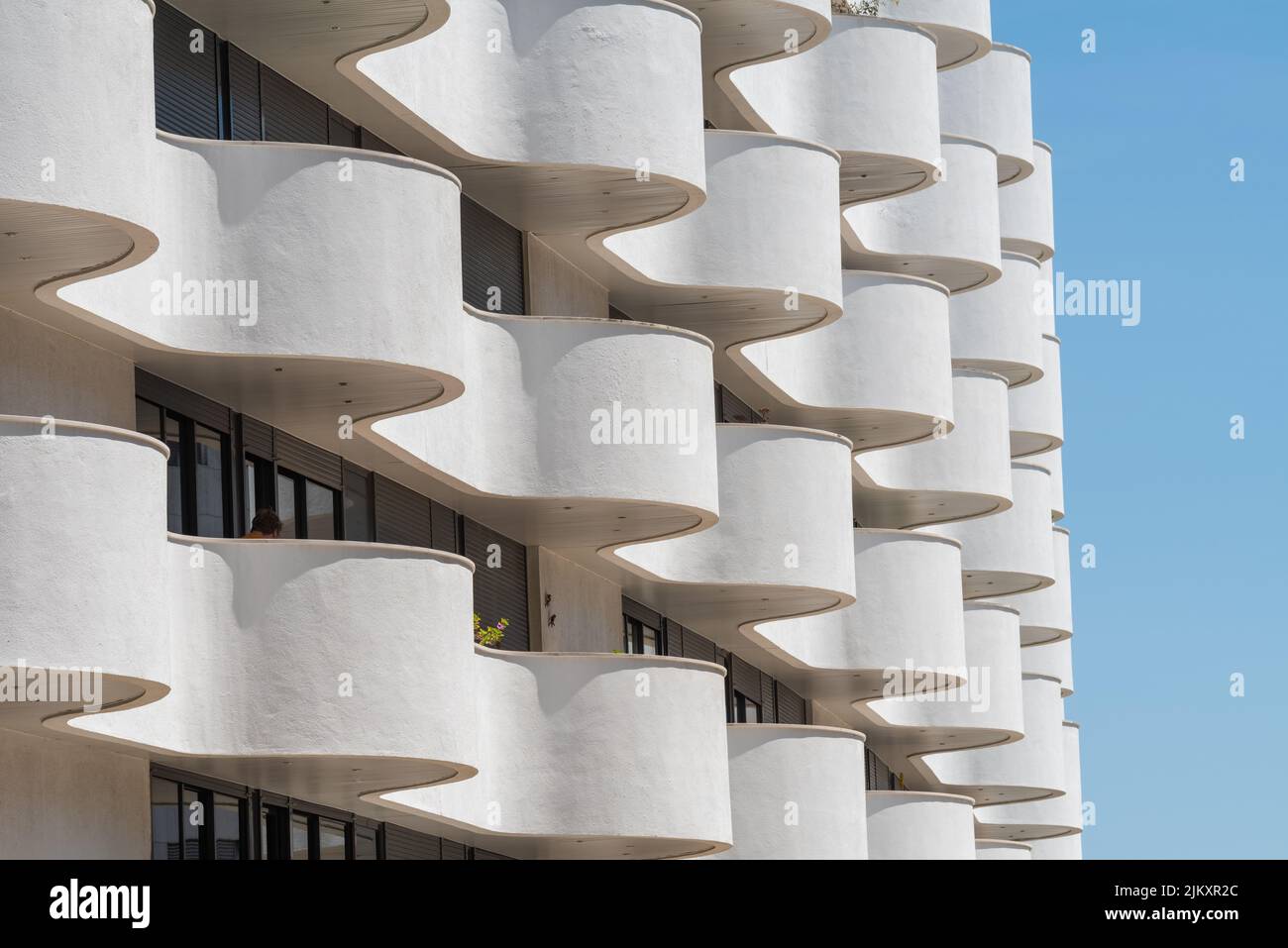 White modern building hi-res stock photography and images - Alamy