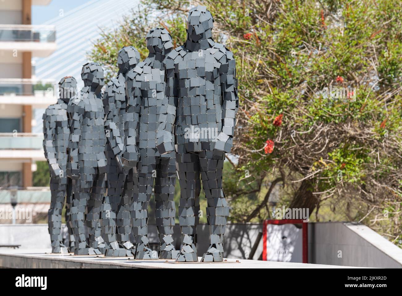 The Portuguese 5 anthropomorphic sculptures oriented in different ...