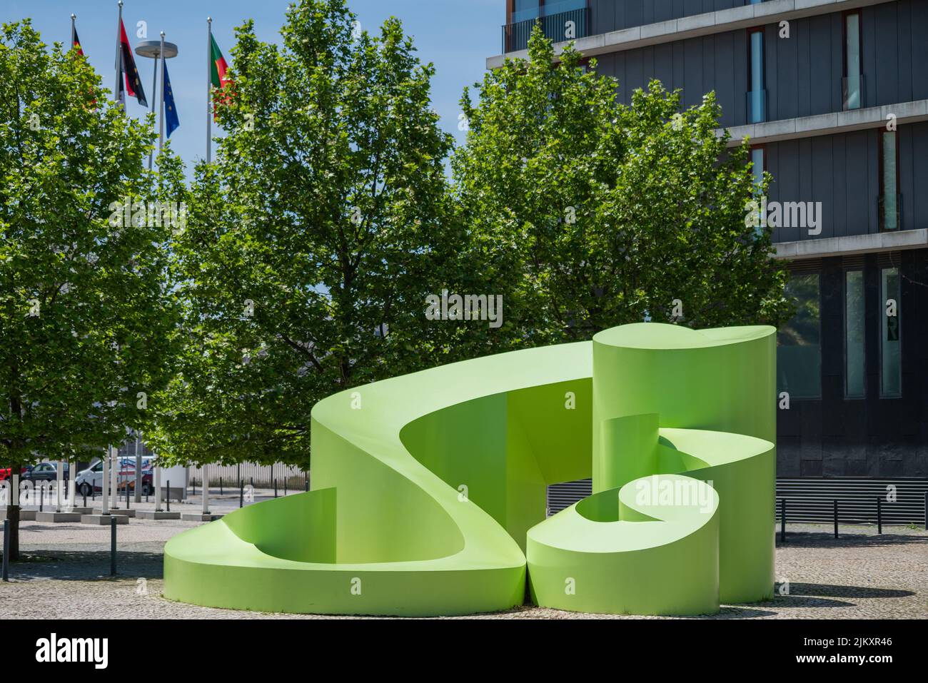 The painted iron sculpture by Amy Yoes entitled Cursive in Parque das ...