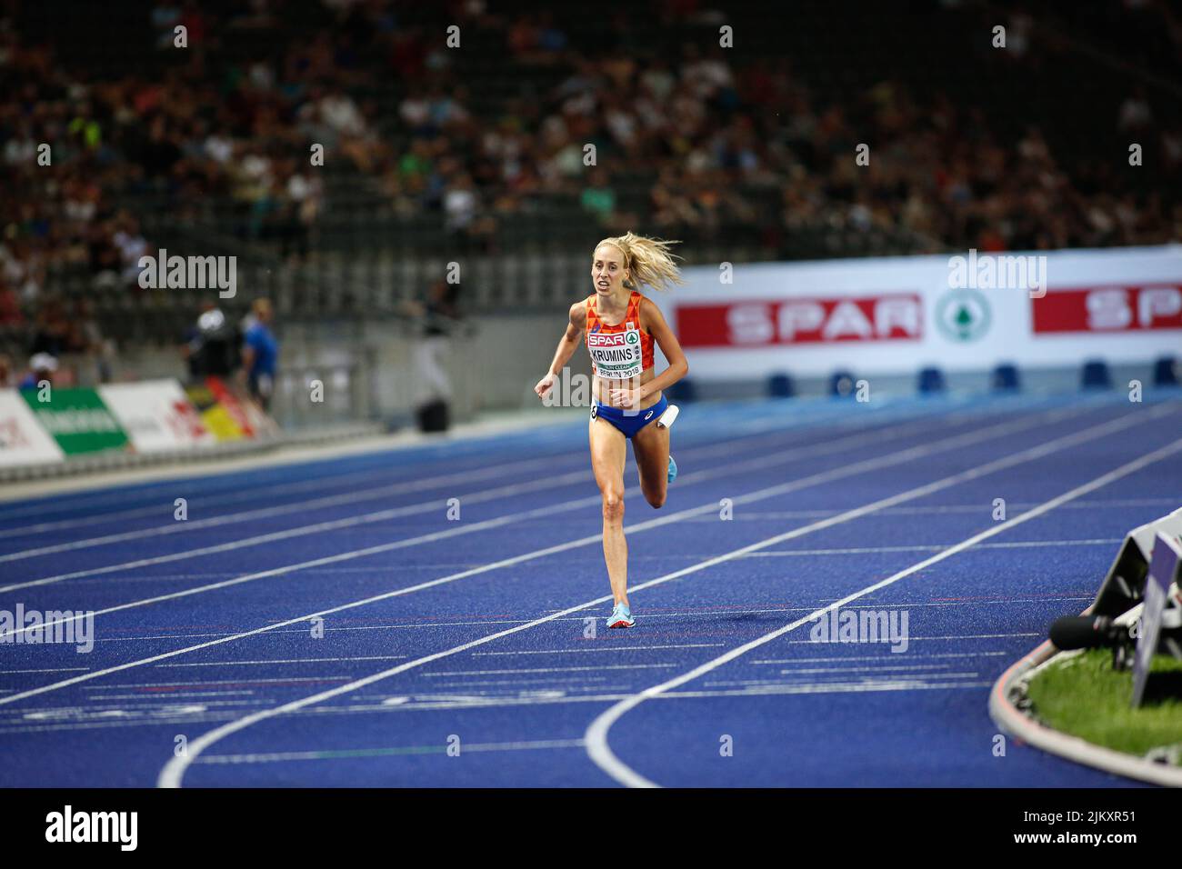 Susan Krumins participating in the 10.000 meters at the European ...