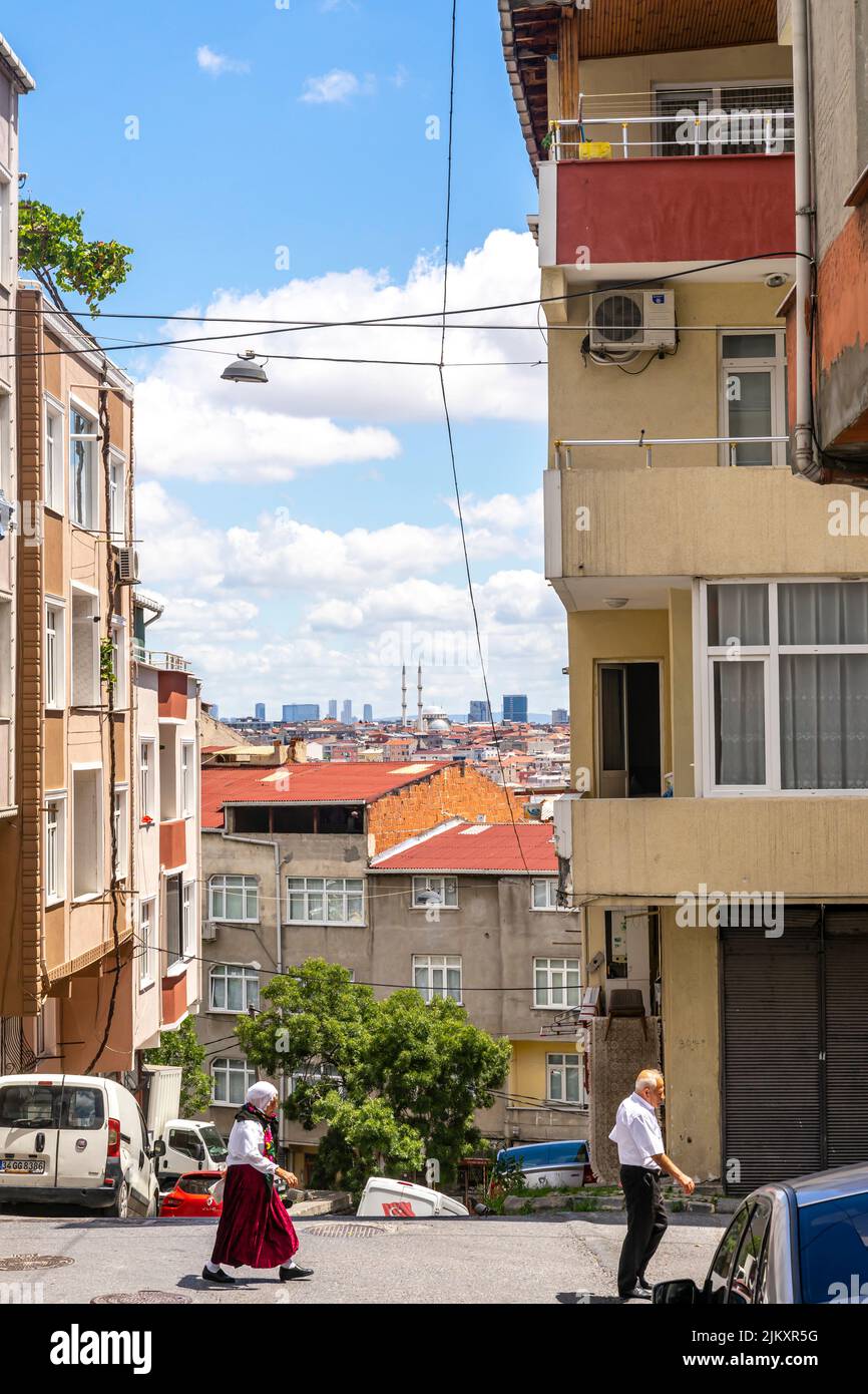 Streets in Bağcılar district in istanbul, Turkey Stock Photo - Alamy