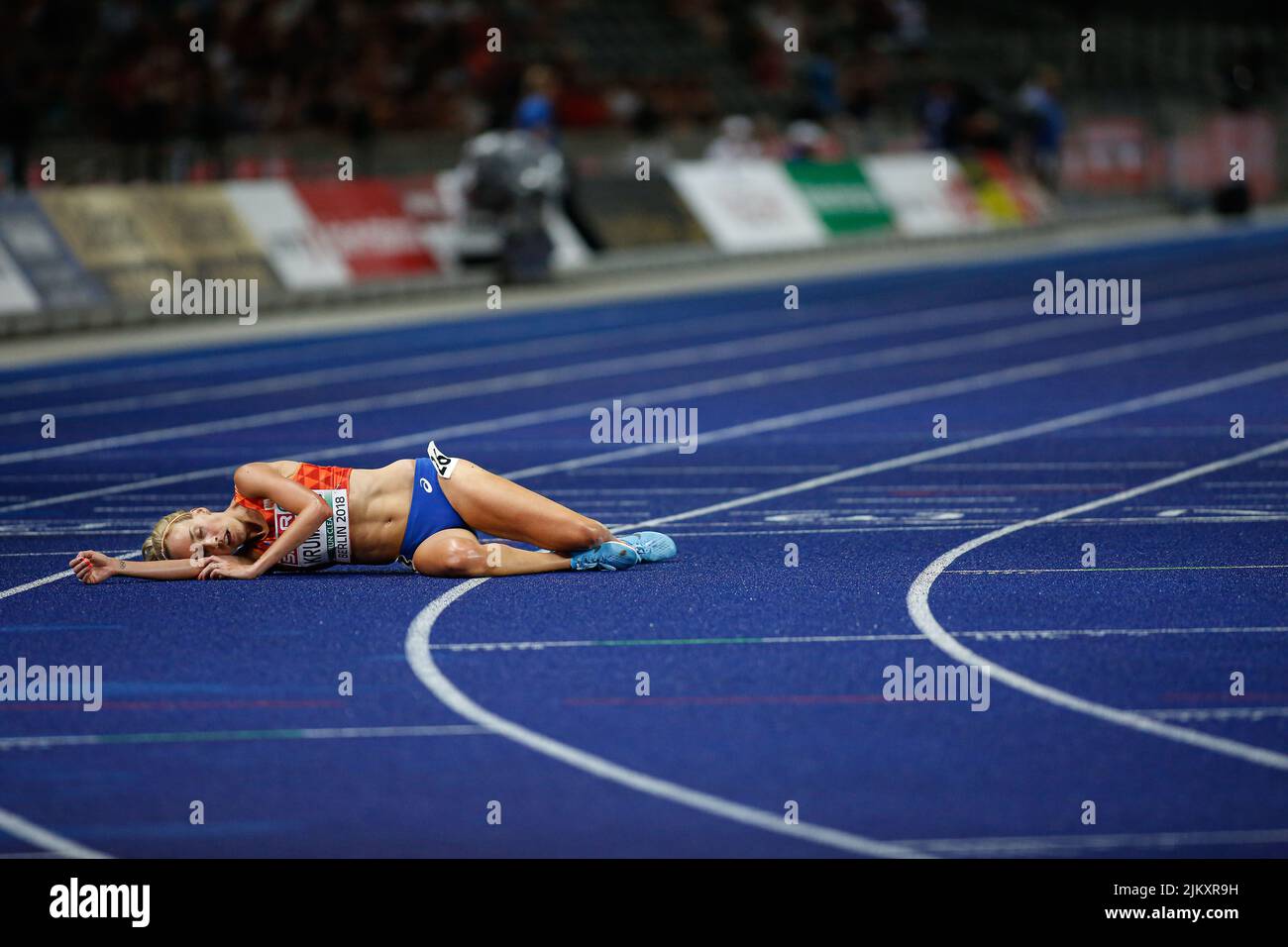Susan Krumins participating in the 10.000 meters at the European ...
