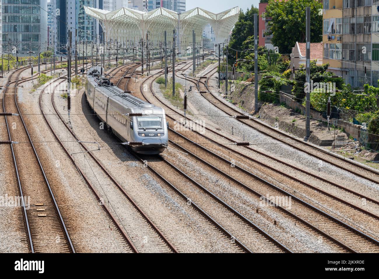 Train leaving bridge hi-res stock photography and images - Alamy