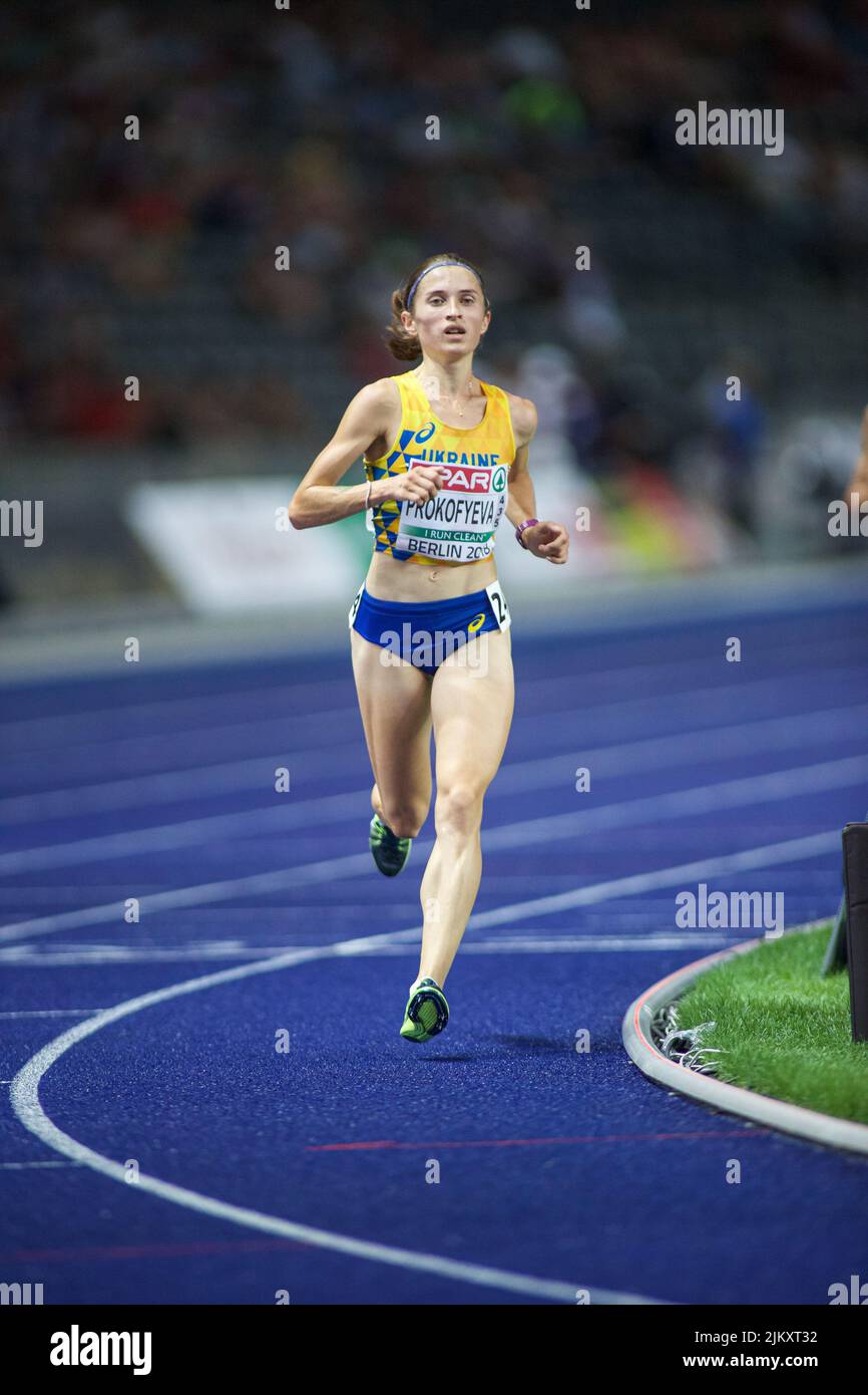 Yevheniya Prokofyeva participating in the 10.000 meters at the European ...