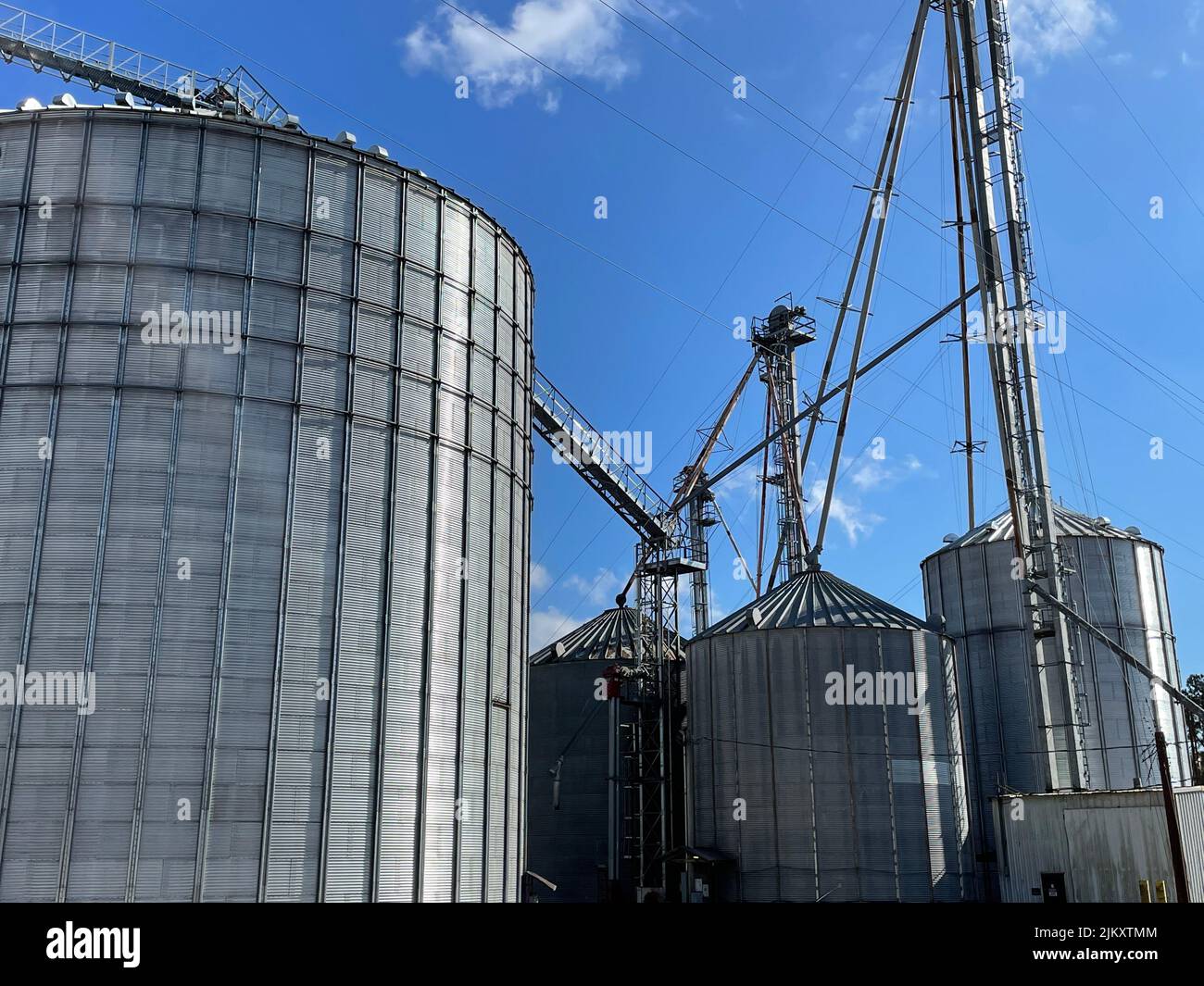 Metal silo hi-res stock photography and images - Alamy