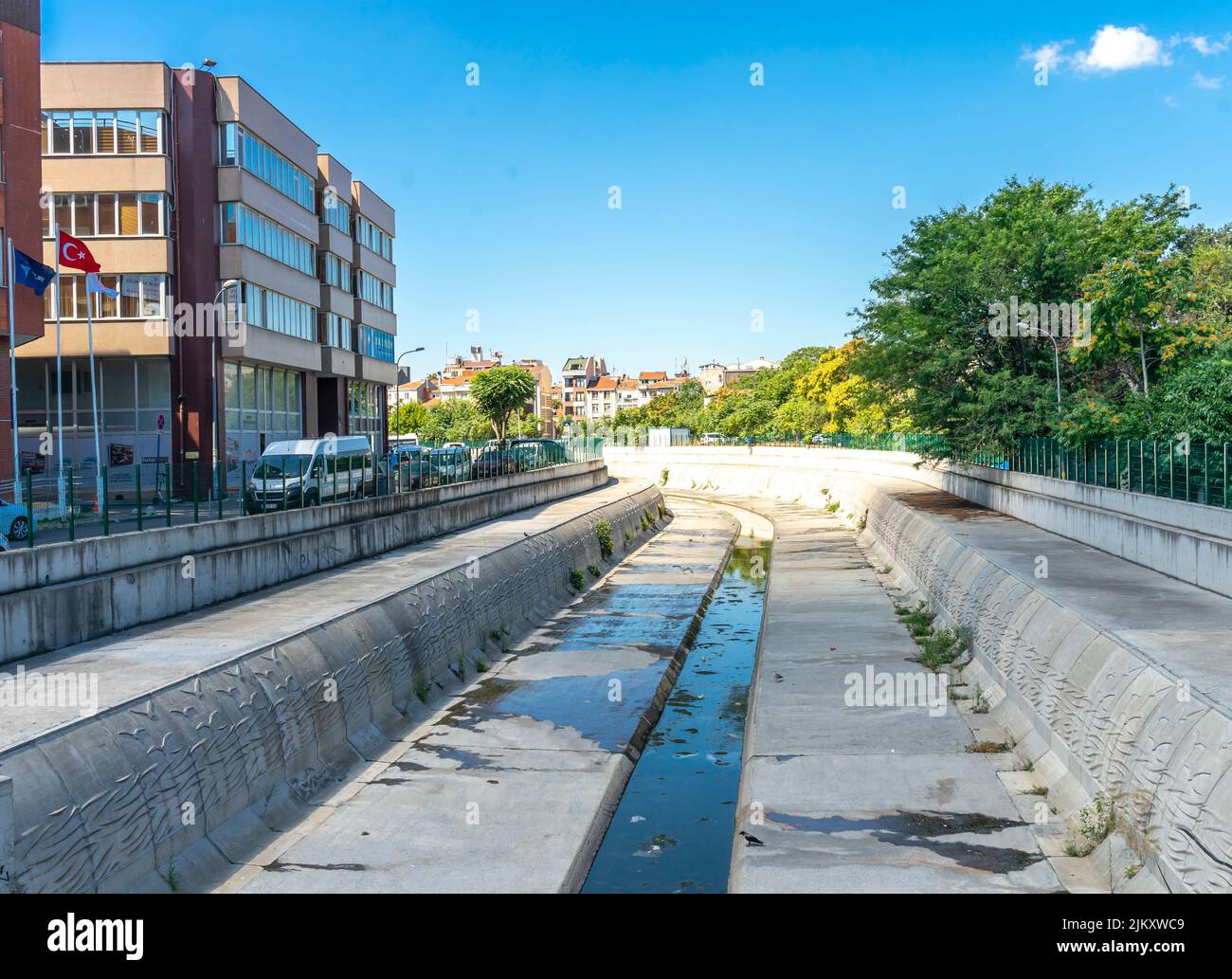 Empty dams hi-res stock photography and images - Alamy