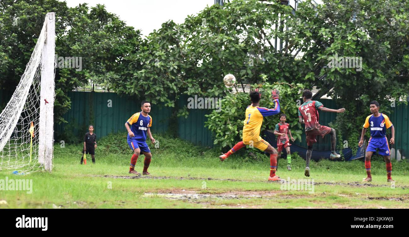 Kolkata, West Bengal, India. 17th Dec, 2018. Calcutta Football League ...