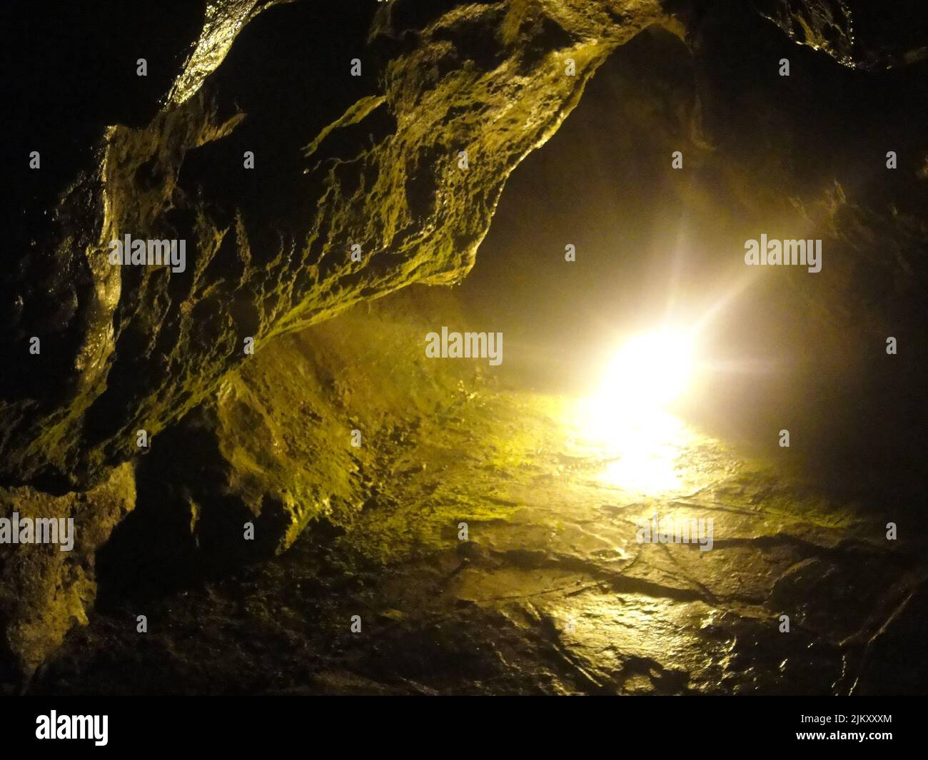 Cave dark hi-res stock photography and images - Alamy