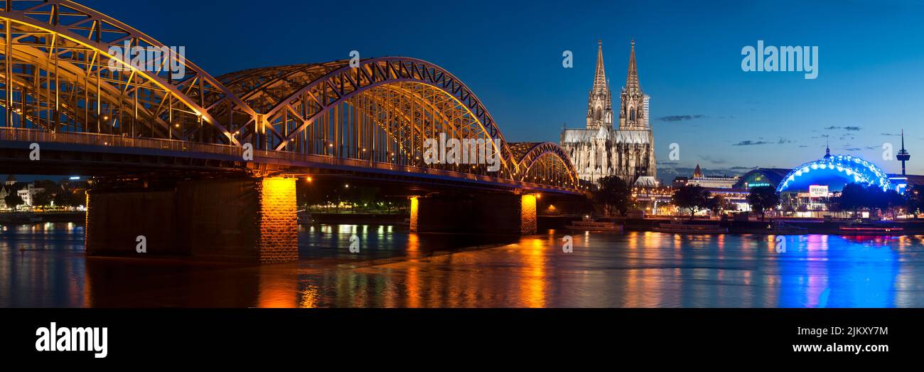 Cologne city night panorama hi-res stock photography and images - Alamy