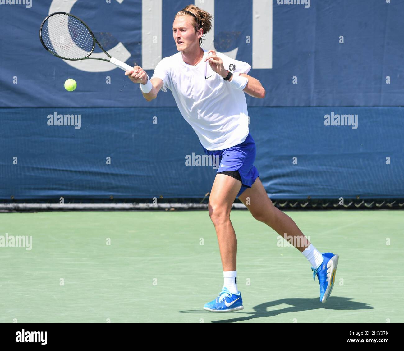 Washington, D.C, USA. 3rd Aug, 2022. SEBASTIAN KORDA hits a forehand ...