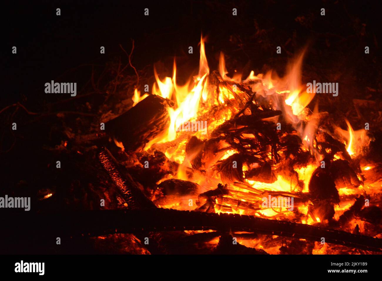 Ember fire hi-res stock photography and images - Alamy