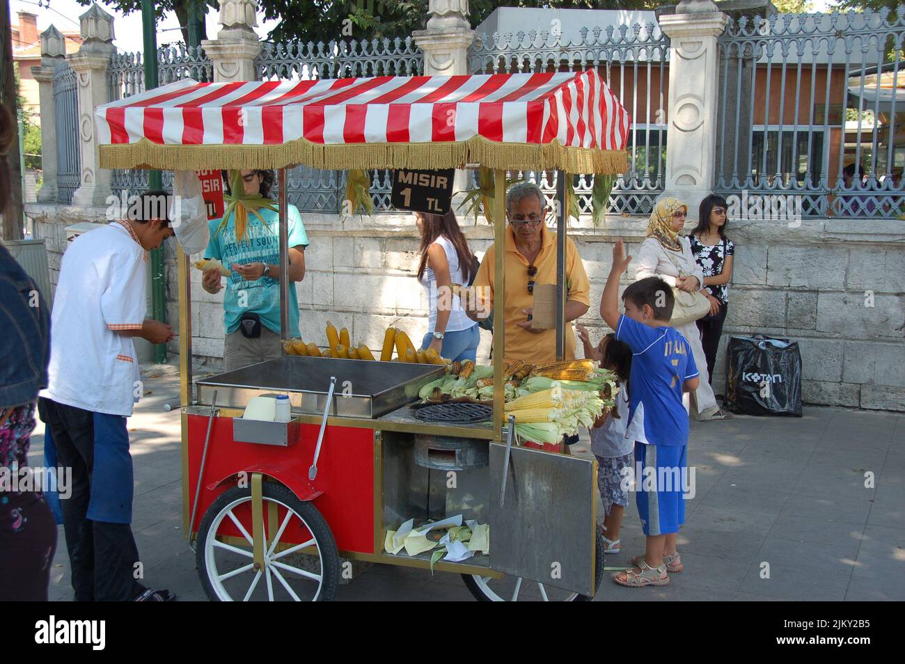 Outdoor cooking istanbul hi-res stock photography and images - Alamy