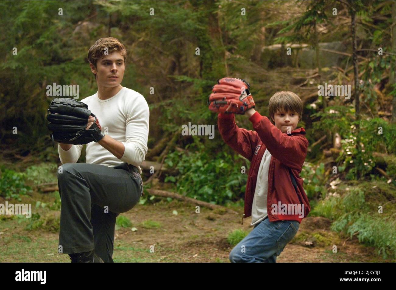 ZAC EFRON, CHARLIE TAHAN, CHARLIE ST. CLOUD, 2010 Stock Photo - Alamy