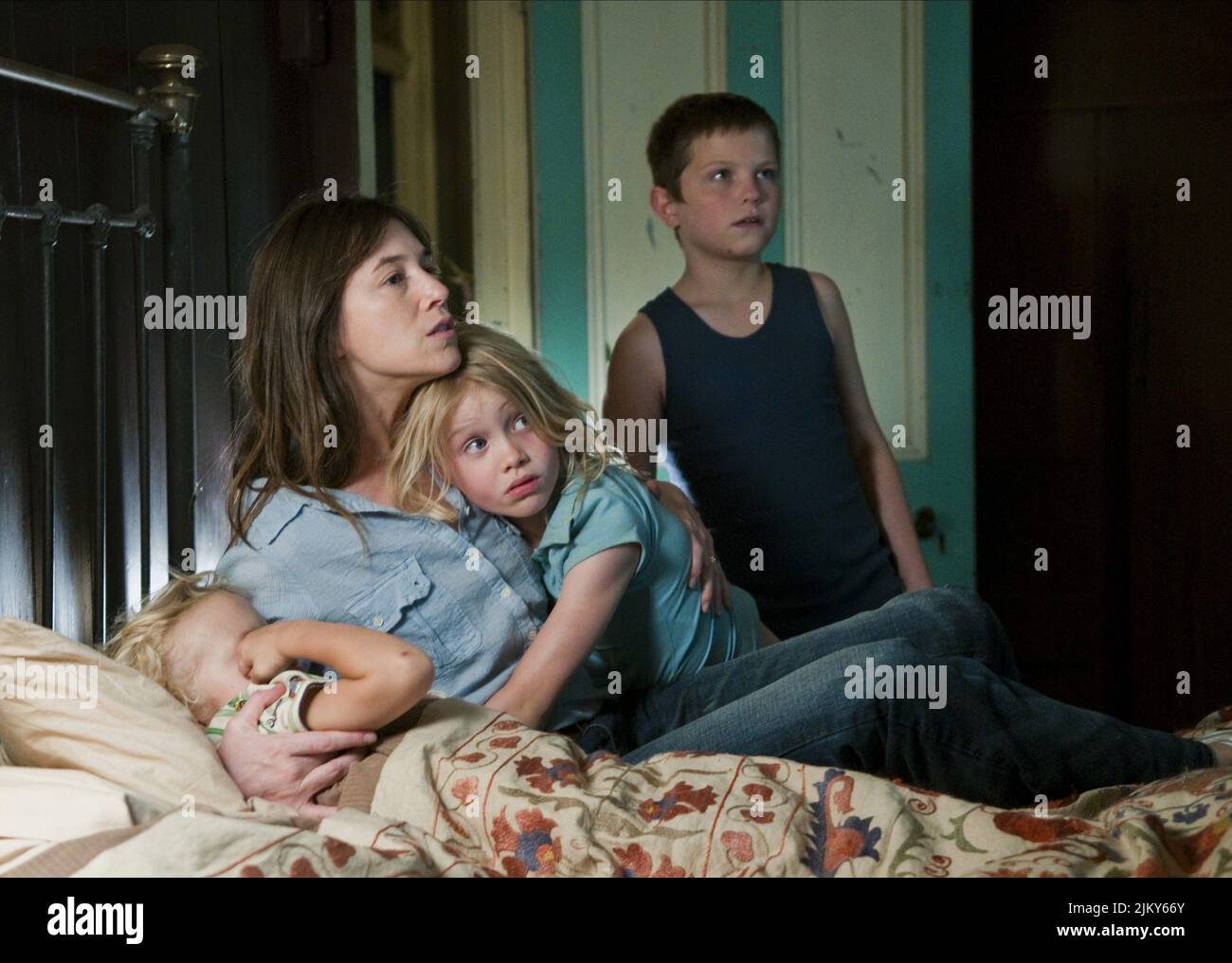 CHARLOTTE GAINSBOURG, MORGANA DAVIES, THE TREE, 2010 Stock Photo - Alamy