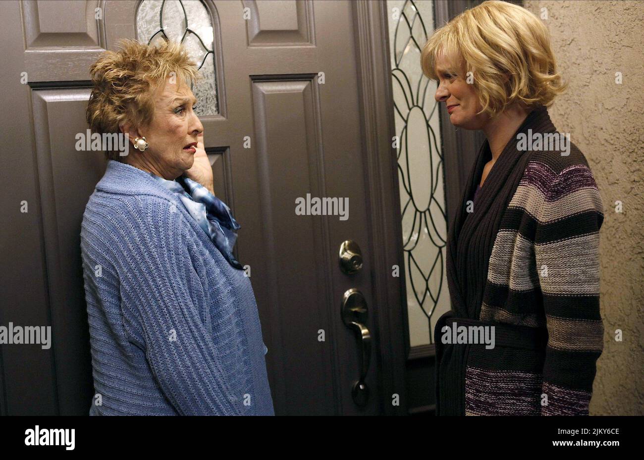 CLORIS LEACHMAN, MARTHA PLIMPTON, RAISING HOPE, 2010 Stock Photo - Alamy