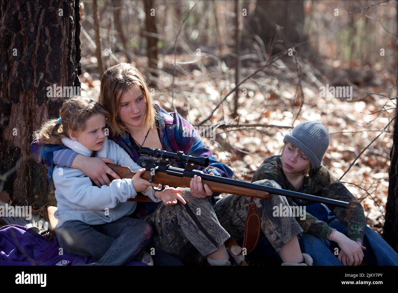 ASHLEE THOMPSON, JENNIFER LAWRENCE, ISAIAH STONE, WINTER'S BONE, 2010 ...